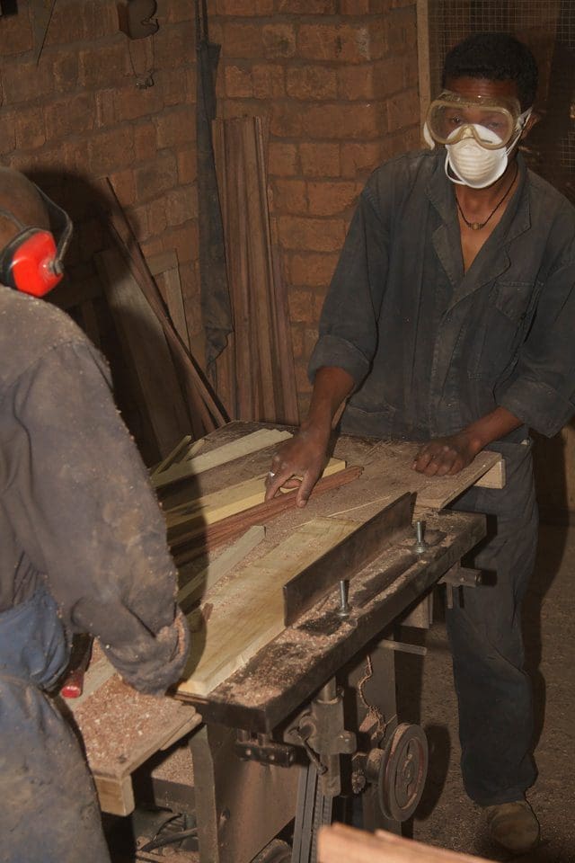 ATELIER DÉBITAGE - Le village