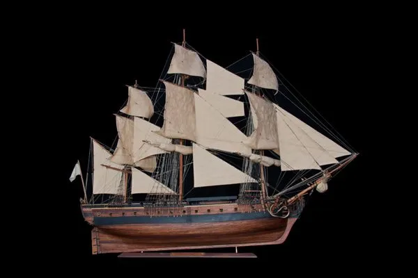 Maquette en bois de l’Hermione | Frégate française de La Fayette (1779)