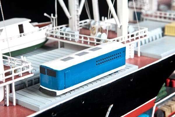 Porte Conteneur - Le village